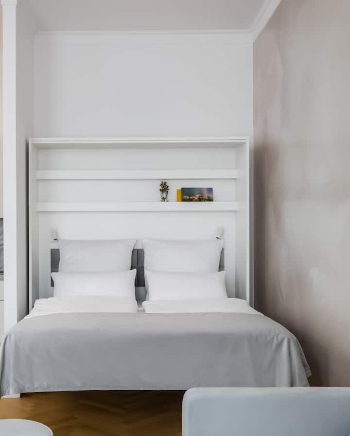 Möbliertes Apartment Direkt Am Adenauerplatz - Berlin