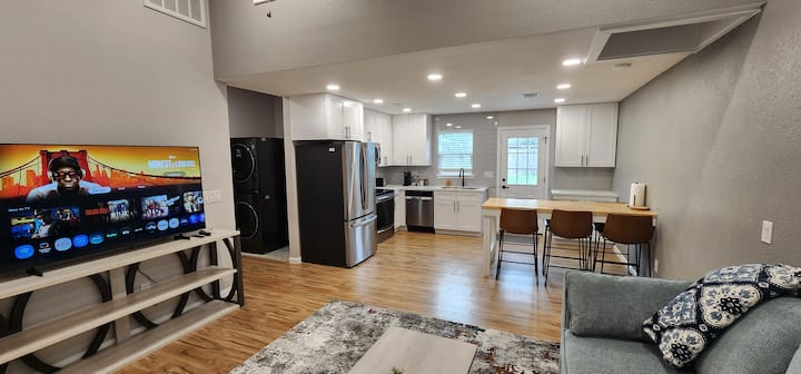 Newly Built Guest-house With Pool - Barker Lake, Cypress