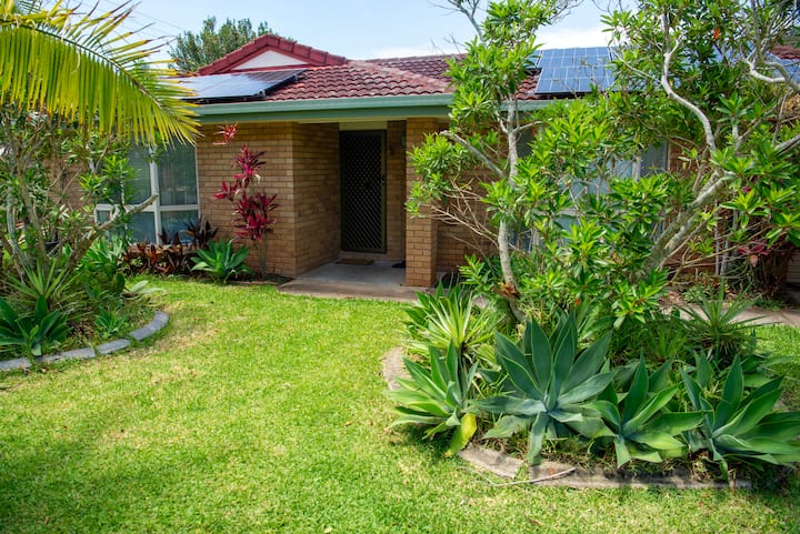 Serene Saltair - Coochiemudlo Island