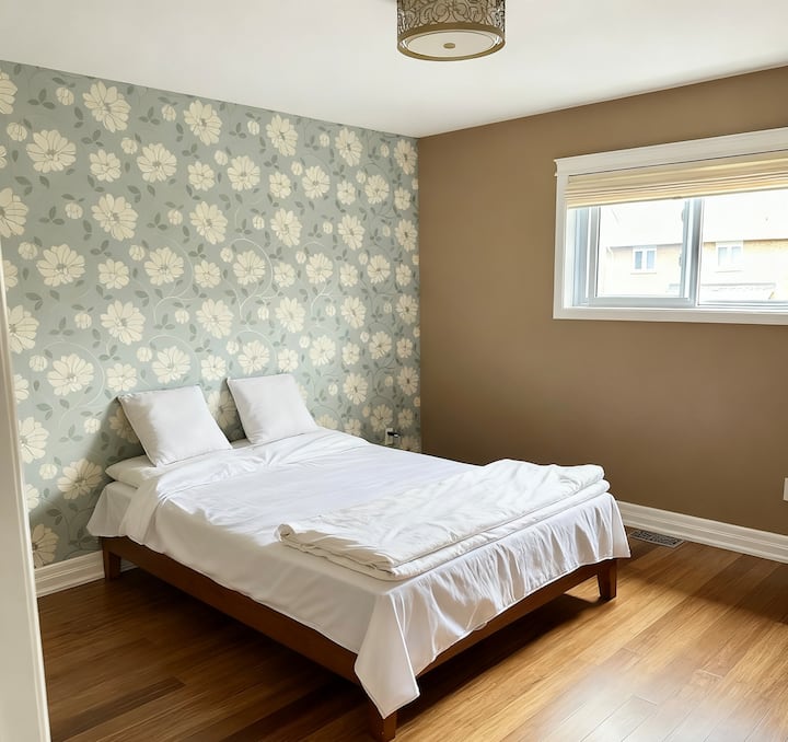 Cozy Bright Bedroom, Double Bed, With Parking - Oshawa