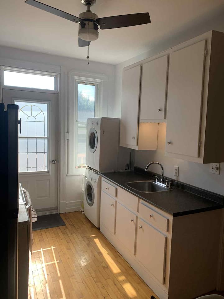 Belle Appartement Ensoleillée Et Bien Située. - モントリオール