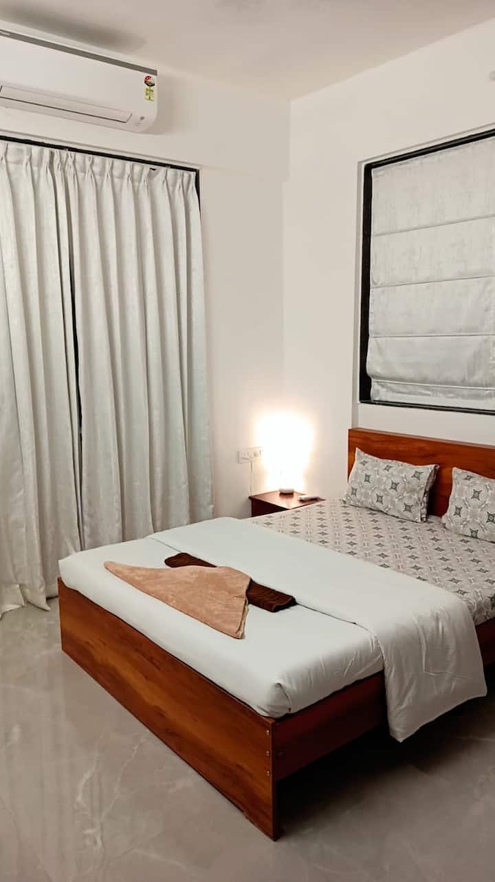 Cosy And Classy Ac Bedroom Next To A Mango Tree - Nashik