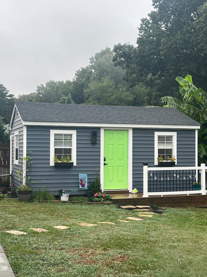 Tiny House In Heart Of Great Bridge, Great Views - Chesapeake, VA