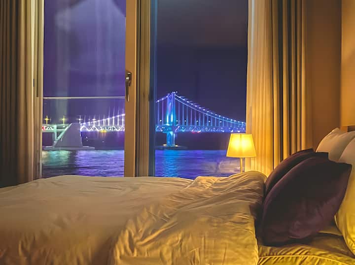 [Row 1] Gwangan View & Wine Bar, Free Parking - Busan