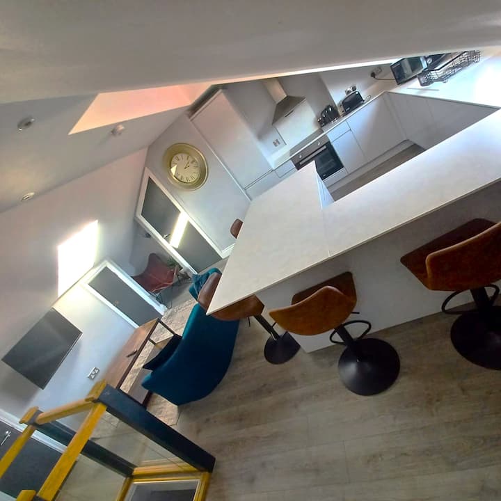 2 Bedroom Condo With Cathedral Views In Norwich - Norwich