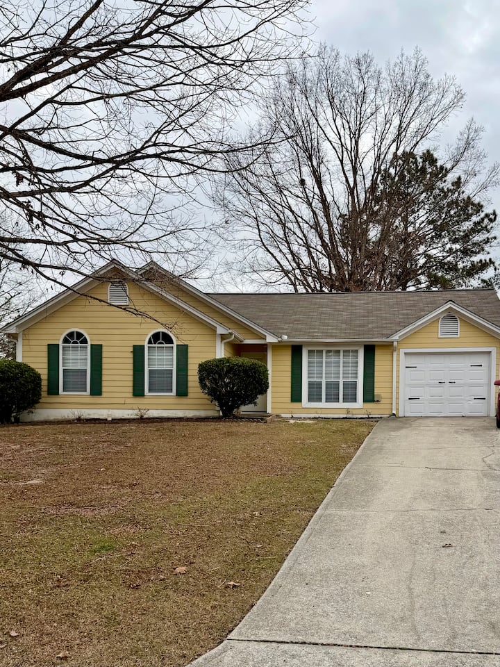 Modern & Chic Getaway Home - Union City, GA