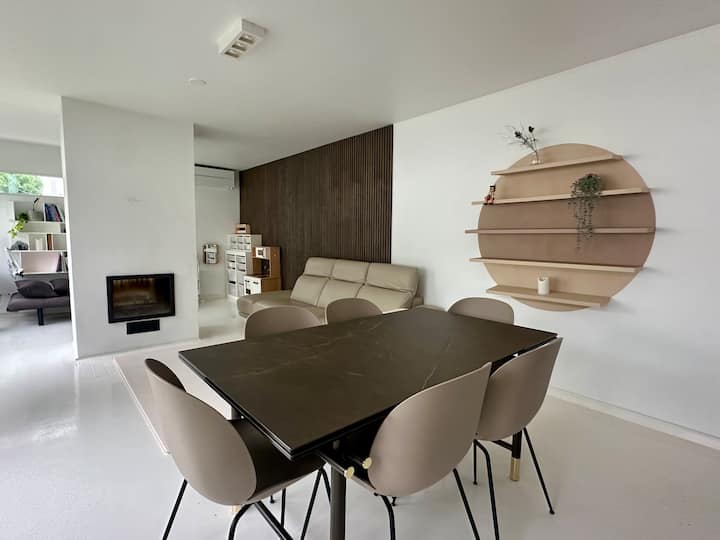 Modern Espoo Home With Yard & Wood Sauna - Espoo