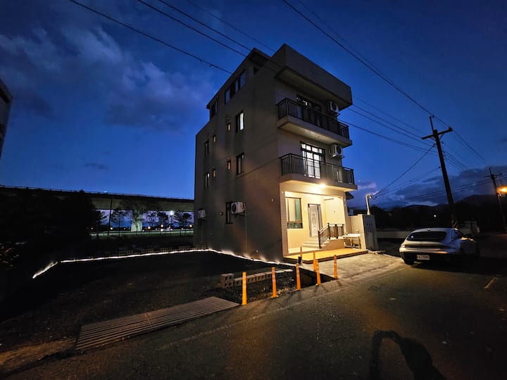 冬山建進獨棟民宿(附Ktv,電動麻將桌,任天堂switch,唱歌烤肉不限時) - Yilan County