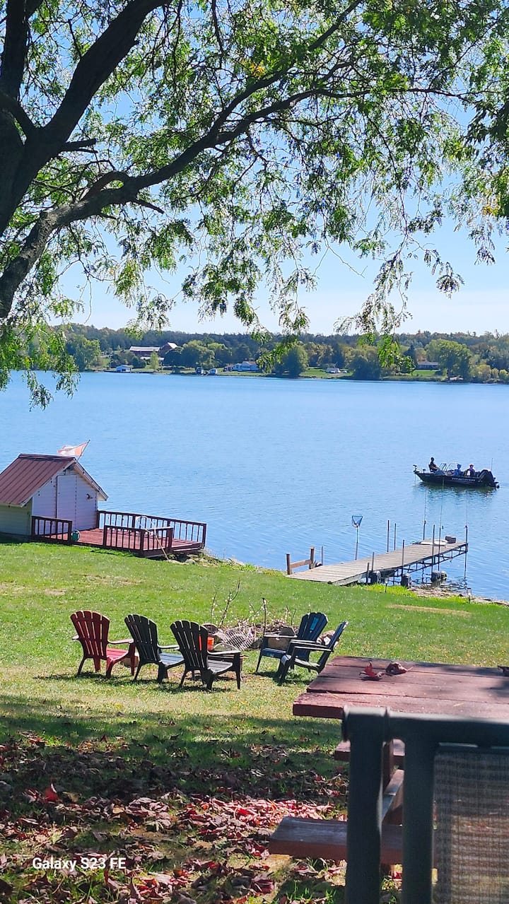 Waterfront 2br Fully Equipped Private Cottage. - Napanee