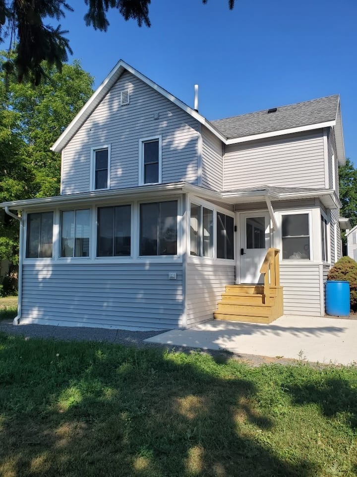 French Creek Vacation Home - Gananoque