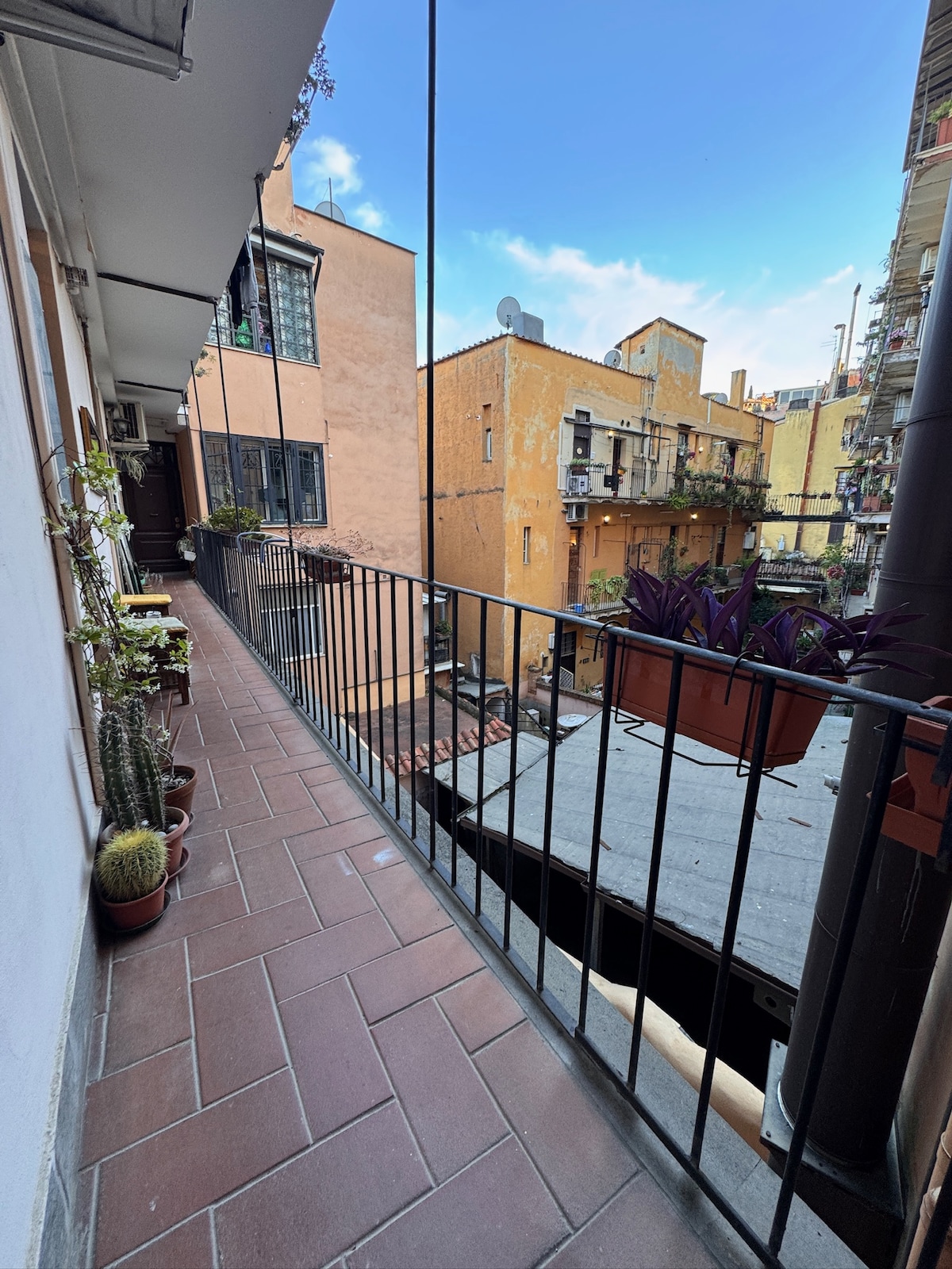 Garibaldi studio apt - Apartments for Rent in Rome, Lazio, Italy - Airbnb