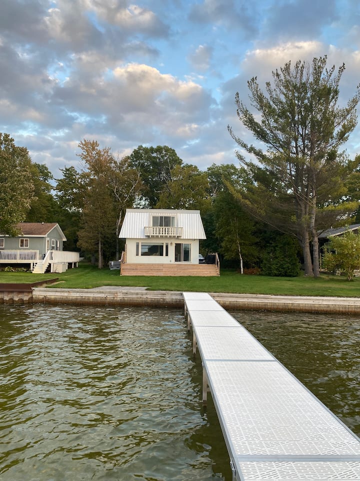 Waterfront Cottage On Bass Lake In Pentwater - Pentwater, MI