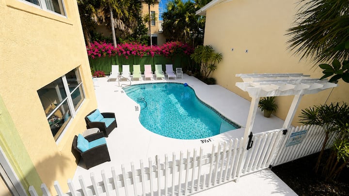 2br Steps To Beach & Downtown W/pool | Unit A - Cocoa Beach, FL