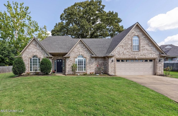 Charming 4 Br Home -Close To Stateline - Southaven, MS