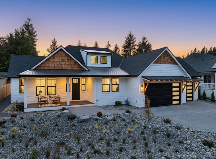 Luxury Living In Lake Stevens - Everett, WA