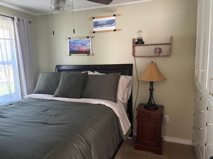 Cozy Home In Heart Of St Vital - Winnipeg