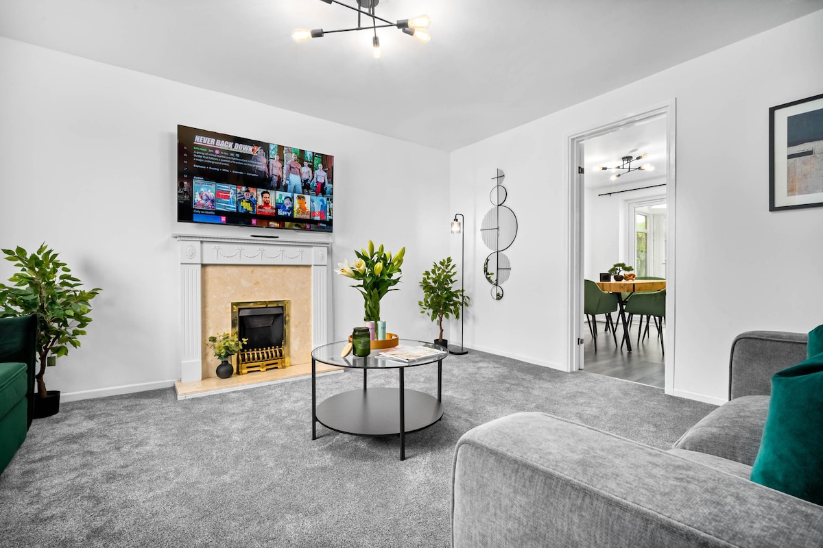 Spacious 3BR | Sleep 7 | w/Games Room - Houses for Rent in West ...