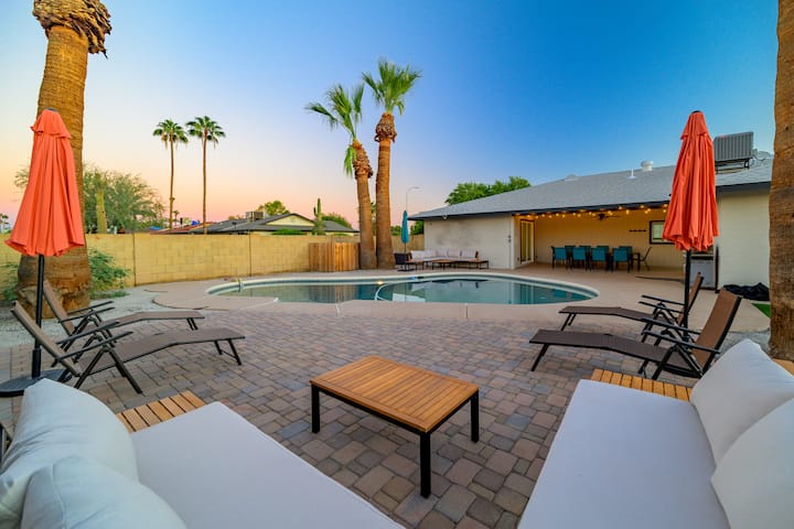 Group Getaway | 5br Heated Pool + Arcade - Tempe, AZ