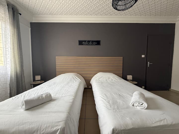 Idéal Pro • Parking • Calme • 2 Lits Modulables - Pont-de-Chéruy