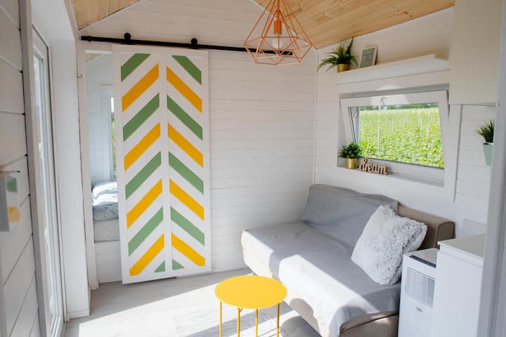 Minimalistic Central Tiny House - Bucarest