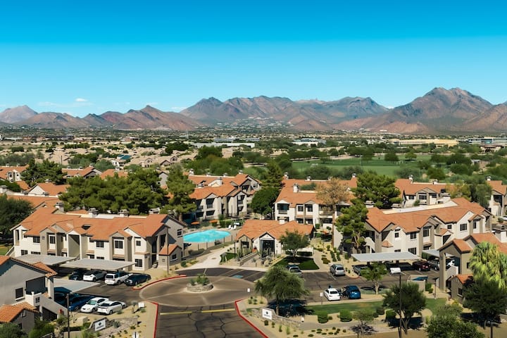 Steps To Tpc | 2br Sleeps 6 | Poolside Retreat - Scottsdale, AZ