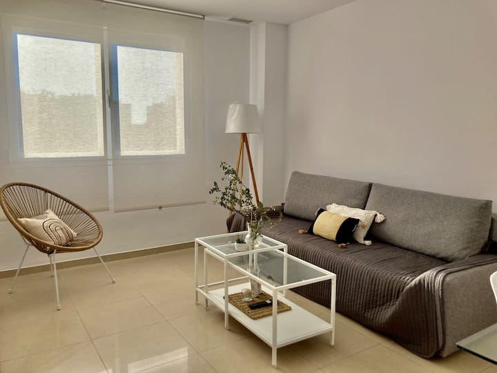 A Estrenar!, Luminoso Y A 12 Minutos Del Mar. - Cadix