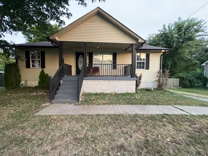 Spectacular Furnished House - Smyrna, TN