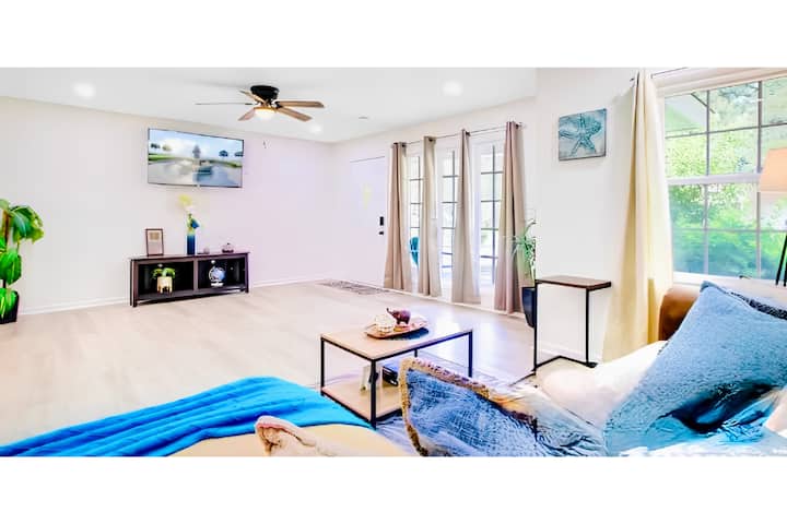 Summerville, Spacious Family & Work-friendly House - Summerville, SC