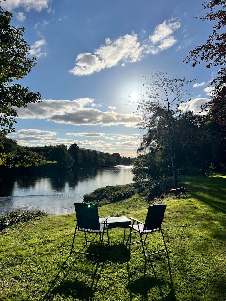 Riverside Cottage With Hot Tub And Private Garden - Aberfeldy