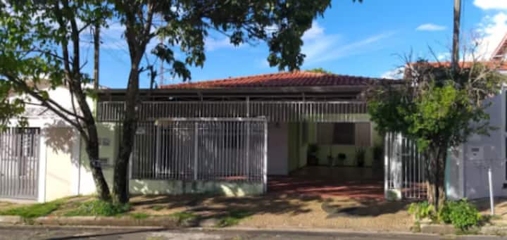 Casa Ideal Para Equipes De Trabalho - Valinhos