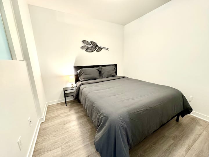 Buchanan *605* - Midtown Luxe Loft + Gym - Dorval