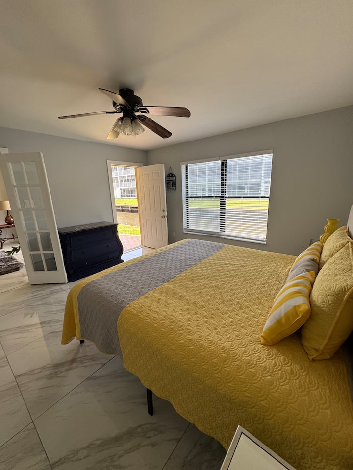 Waterfront 2 Bedroom Oasis - 棕櫚泉