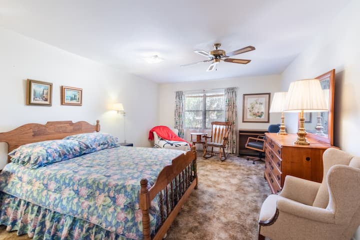 Back To The 1980s Ocala Escape*pets Are Welcome* - Ocala, FL