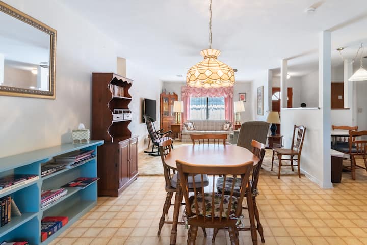 Back To The 1980s Ocala Escape*pets Are Welcome* - Lake Weir, FL