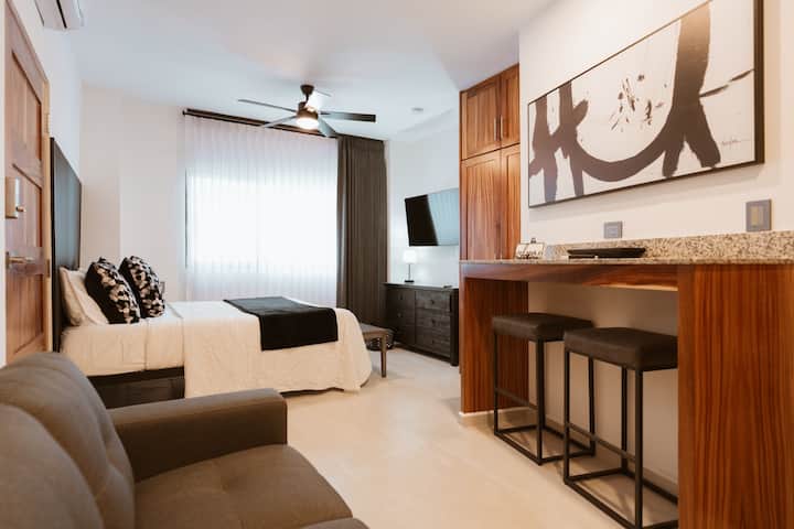 Ocean Blue Vista: Stylish Studio With Heated Pool - La Paz