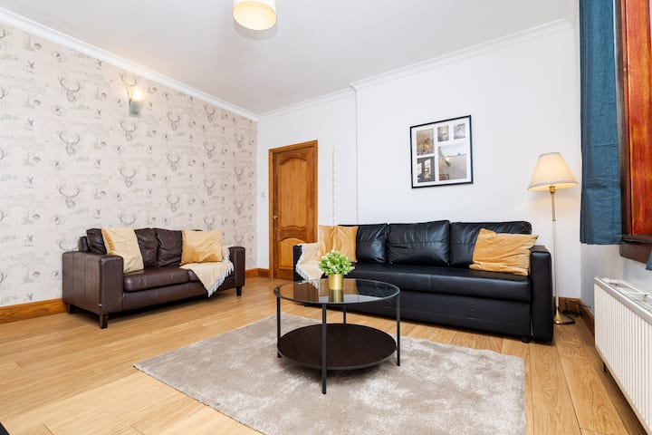 2bed Upper Cottage Flat-on Street Parking - Falkirk