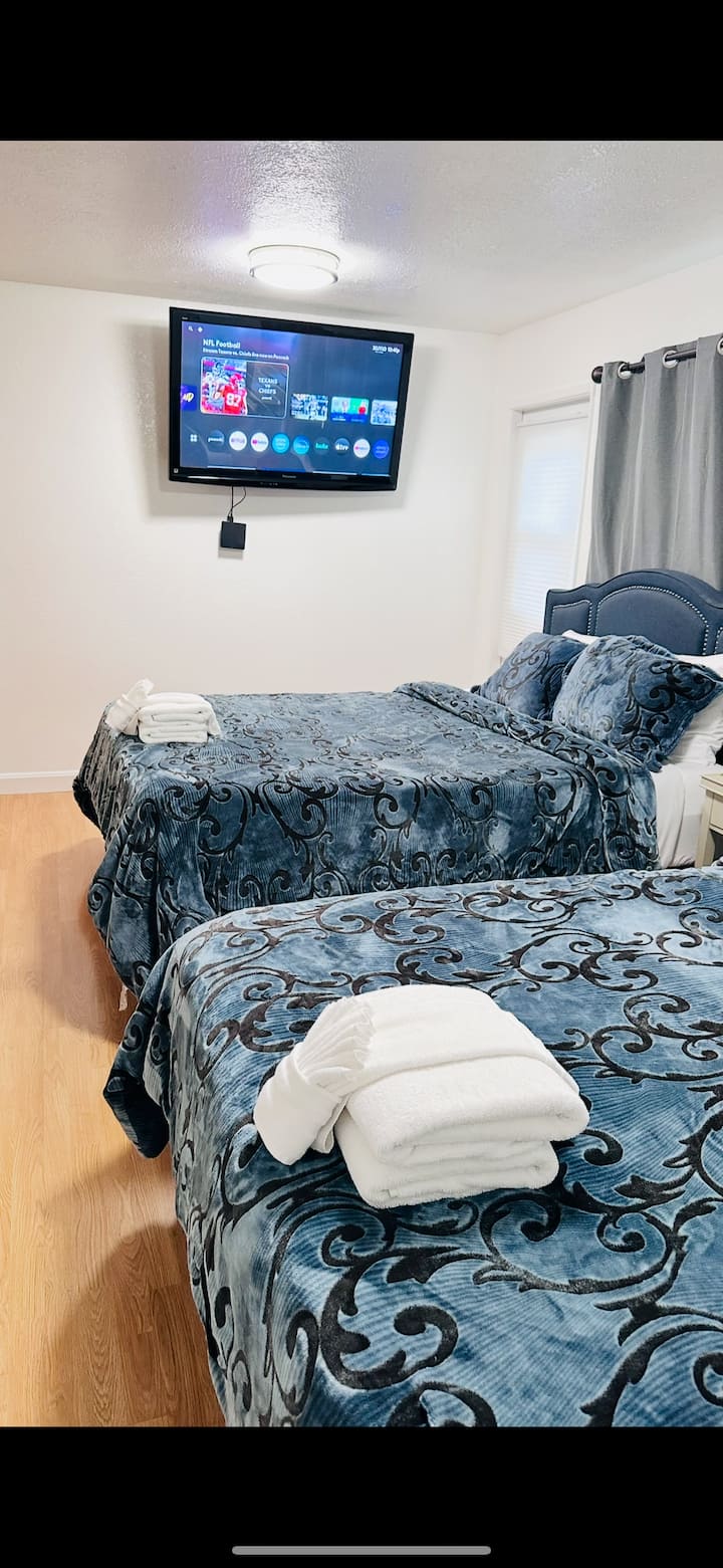 Ocean Breeze Retreat - Monterey, CA