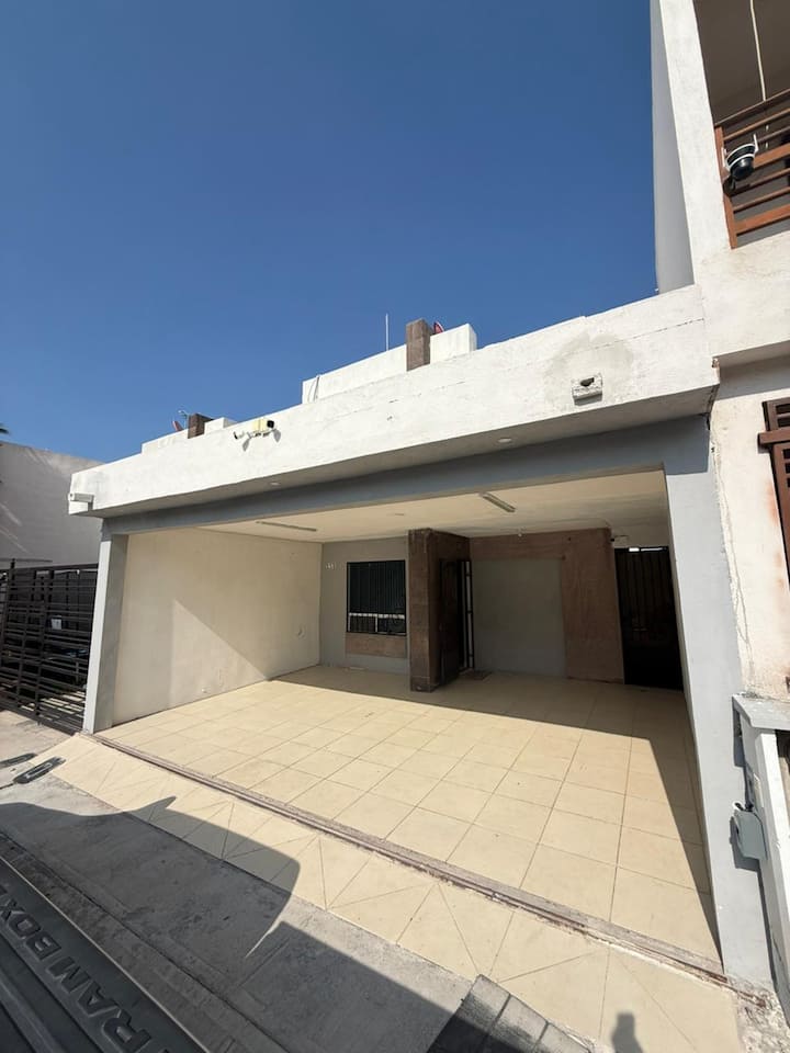 Casa Moderna Y Cómoda - Saltillo