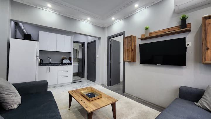 Merkezi Konumda 3+1 | 6 Kişilik Konforlu Daire - İstanbul