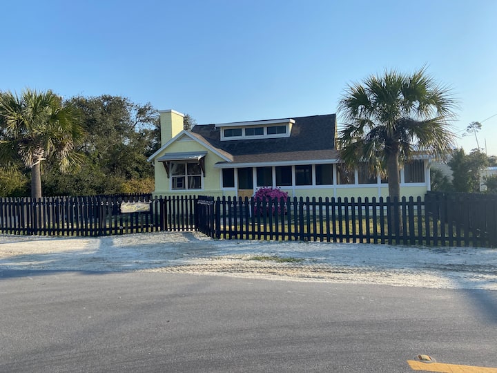 Ocean View, Screened In Porch, New Kitchen, 2 Lr - Mexico Beach, FL