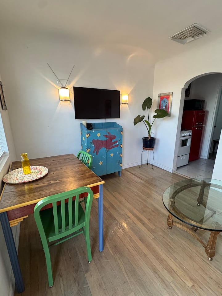 Downtown Boutique Stay • Walk To Venues - Albuquerque, NM