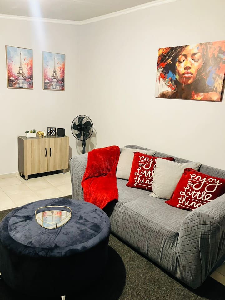 Homely Suburban Escape - Close To All You Need - Bloemfontein