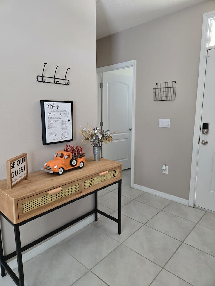 The Celery City Hideaway - Sanford, FL