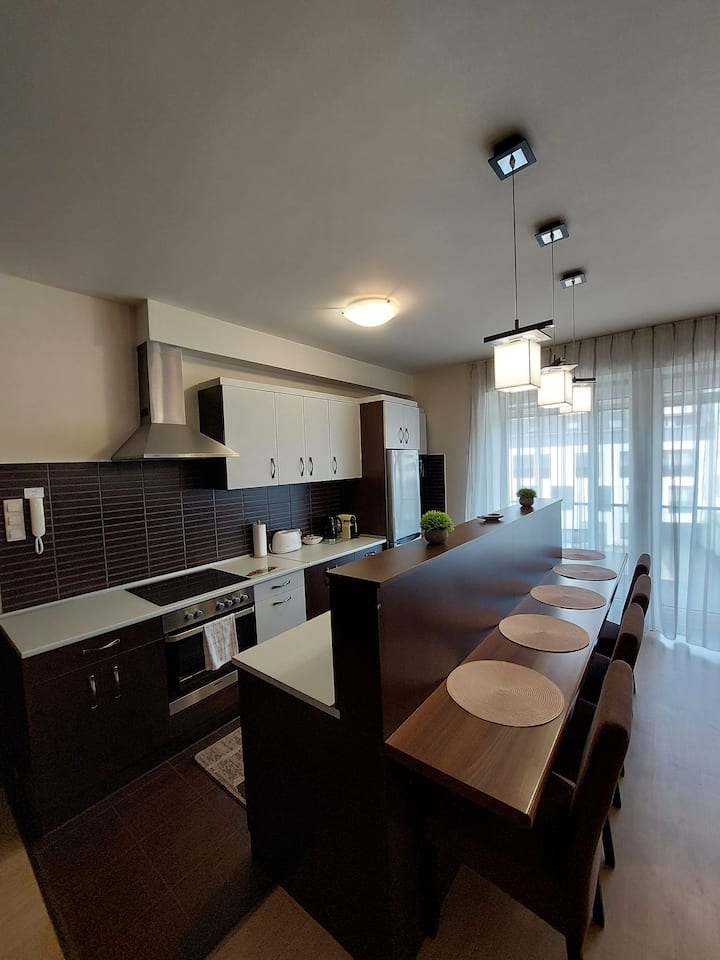 Péterfia 32 Apartman
(Ingyenes Parkolással) - 