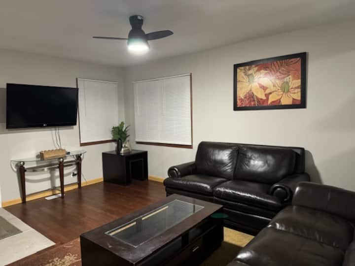 Sunnyside Rental - McHenry, IL