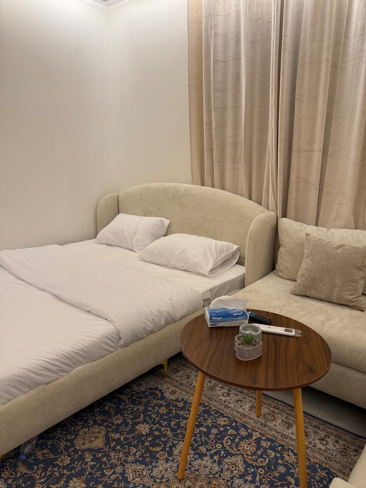 ستديو هادئ راقي - Riyad