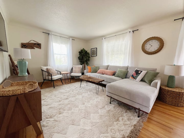 Tranquil 2br Loft | Free Yoga Class - Toledo, OH