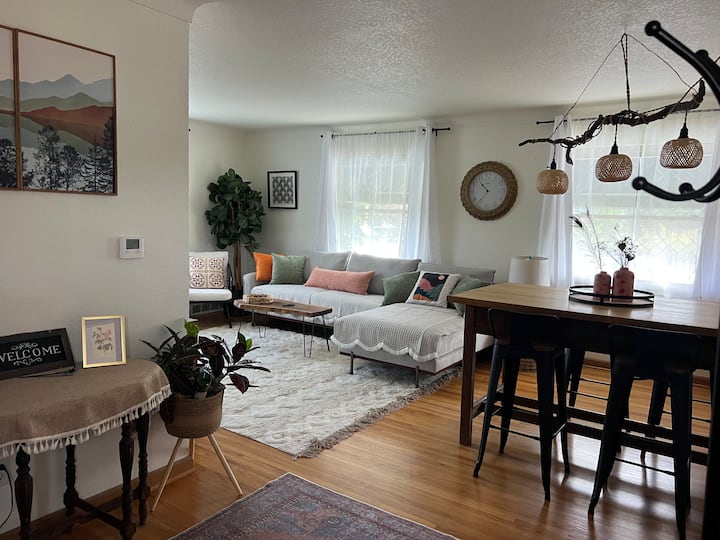 Tranquil 2br Loft | Free Yoga Class - Toledo, OH