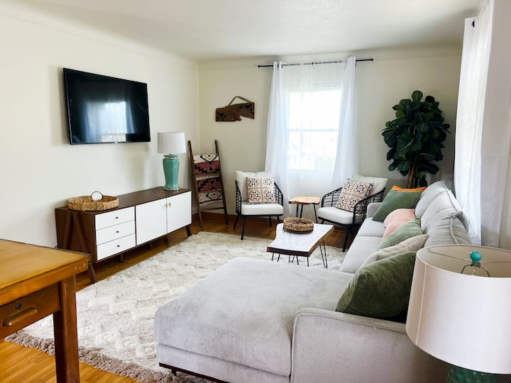 The Nest: Near Utmc, Coffee, Yoga, & Walking Paths - Toledo, OH