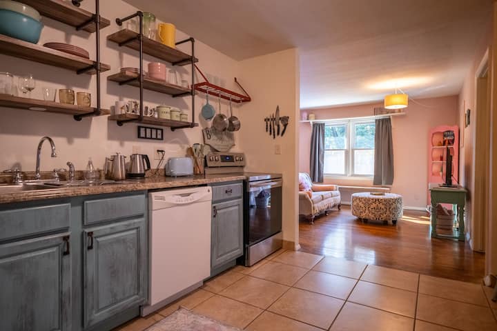 Blocks To Ku- Cozy 2br Retreat Unit 2 - Lawrence, KS